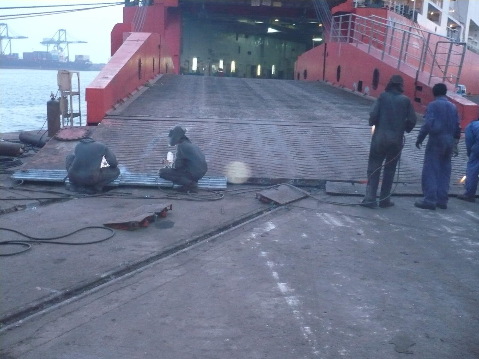 Marine Repairs / Ship, Vessel Maintenance / Grab , Dredger Repairs